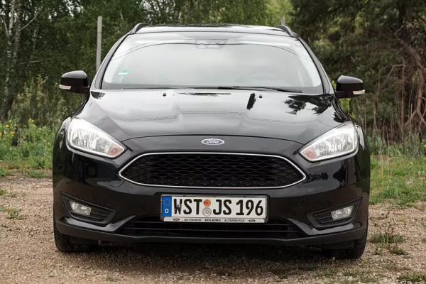 Black Ford Focus 2015 in Riga, with an engine capacity of 1.50 L and mileage of 163 thousand km for 7200 €, photo 2 on AUTOMOTO.COM.LV