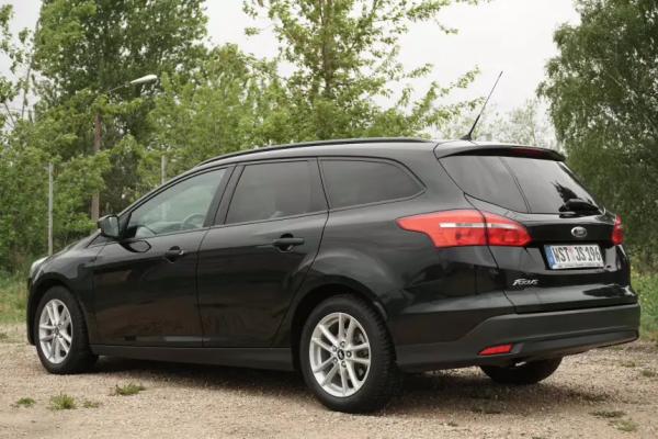 Black Ford Focus 2015 in Riga, with an engine capacity of 1.50 L and mileage of 163 thousand km for 7200 €, photo 6 on AUTOMOTO.COM.LV