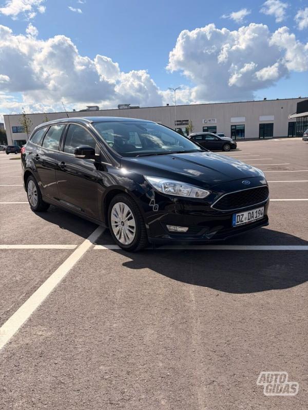 Black Ford Focus 2015 in Kaunas, with an engine capacity of 1.00 L and mileage of 121 thousand km for 3900 €, photo 1 on AUTOMOTO.COM.LV