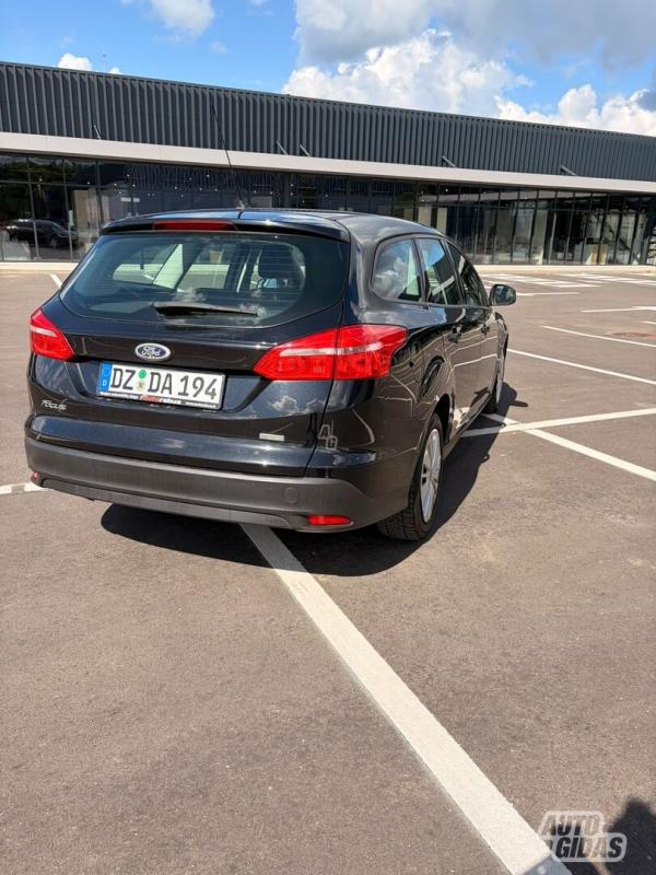 Black Ford Focus 2015 in Kaunas, with an engine capacity of 1.00 L and mileage of 121 thousand km for 3900 €, photo 3 on AUTOMOTO.COM.LV
