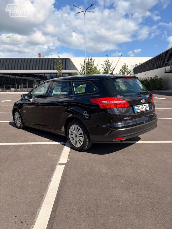 Black Ford Focus 2015 in Kaunas, with an engine capacity of 1.00 L and mileage of 121 thousand km for 3900 €, photo 5 on AUTOMOTO.COM.LV