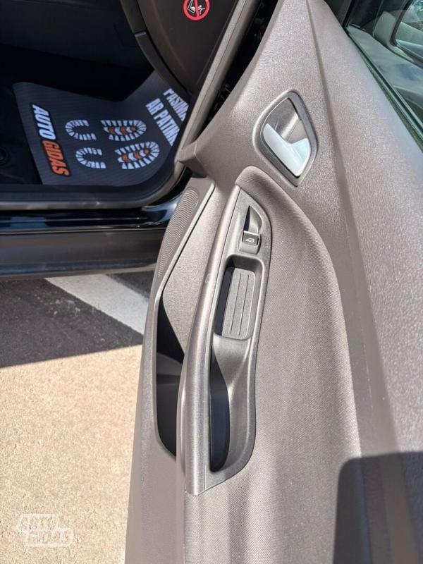 Black Ford Focus 2015 in Kaunas, with an engine capacity of 1.00 L and mileage of 121 thousand km for 3900 €, photo 9 on AUTOMOTO.COM.LV