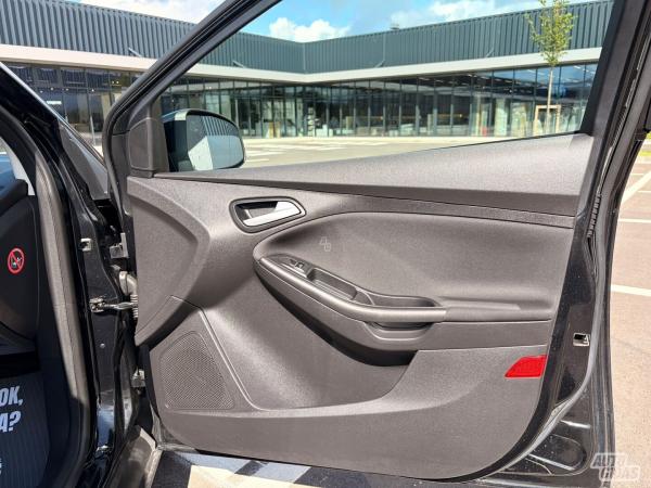 Black Ford Focus 2015 in Kaunas, with an engine capacity of 1.00 L and mileage of 121 thousand km for 3900 €, photo 10 on AUTOMOTO.COM.LV