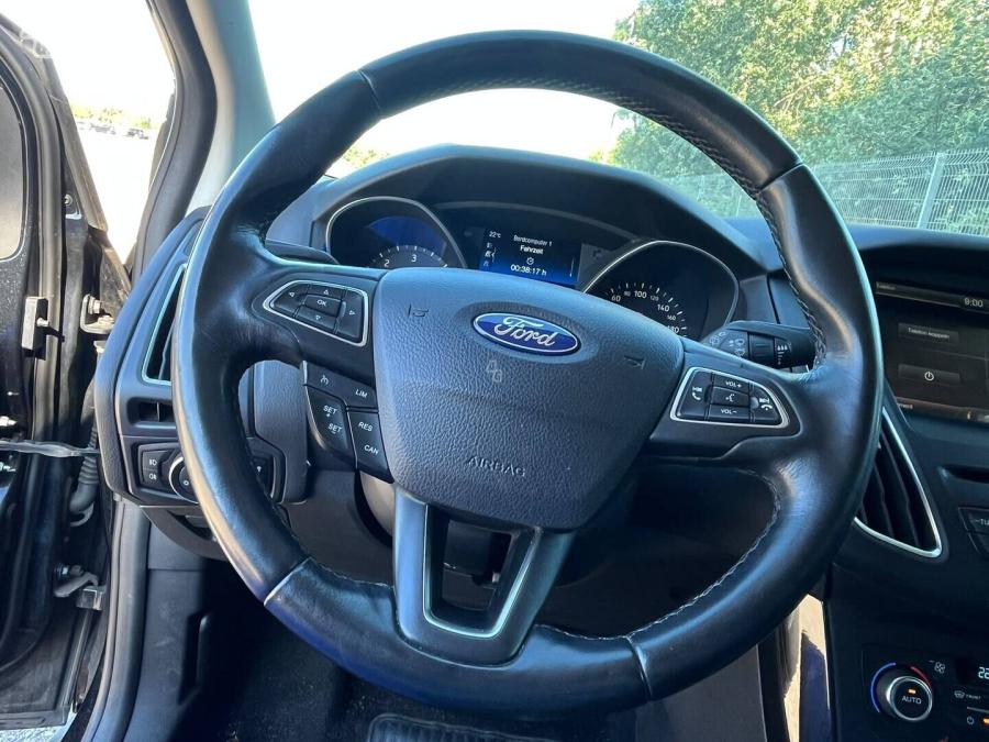 Melns Ford Focus 2015 Marijampole, ar dzinēja tilpumu 1.50 L un nobraukumu 225 tūkst. km par 3450 €, foto 8 vietnē AUTOMOTO.COM.LV