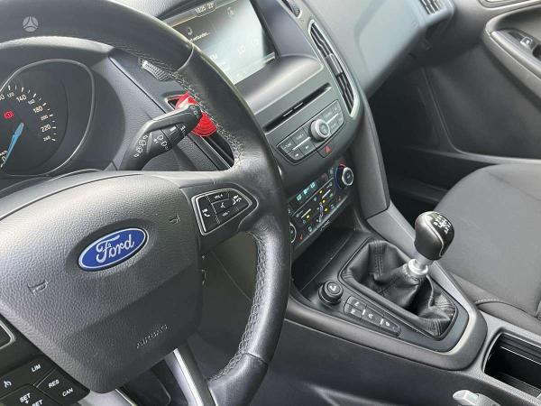 Black Ford Focus 2015 in Kaunas, with an engine capacity of 1.00 L and mileage of 190 thousand km for 3900 €, photo 8 on AUTOMOTO.COM.LV