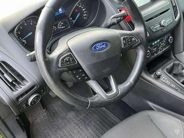 Black Ford Focus 2015 in Kaunas, with an engine capacity of 1.00 L and mileage of 190 thousand km for 3900 €, photo 10 on AUTOMOTO.COM.LV