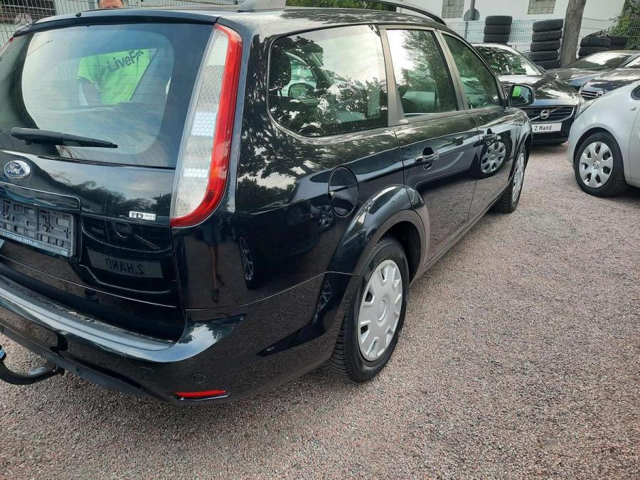Black Ford Focus 2015 in Klaipeda, with an engine capacity of 1.60 L and mileage of 260 thousand km for 2300 €, photo 3 on AUTOMOTO.COM.LV