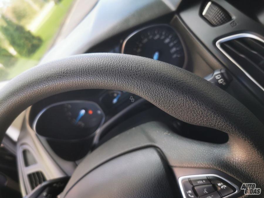 Black Ford Focus 2015 in Klaipeda, with an engine capacity of 1.00 L and mileage of 94 thousand km for 3990 €, photo 22 on AUTOMOTO.COM.LV