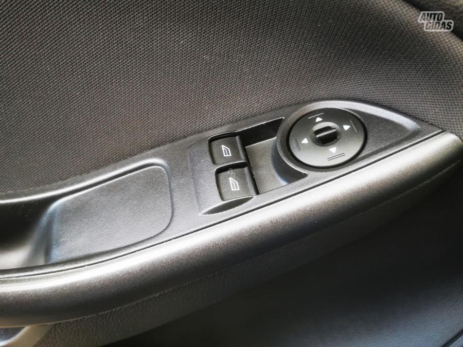 Black Ford Focus 2015 in Klaipeda, with an engine capacity of 1.00 L and mileage of 94 thousand km for 3990 €, photo 29 on AUTOMOTO.COM.LV