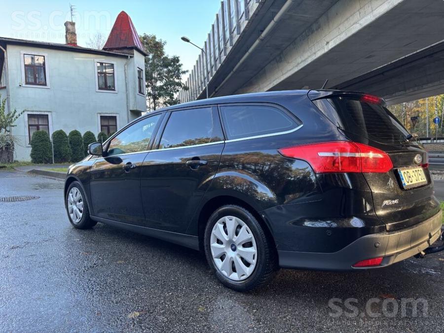 Black Ford Focus 2016 in Riga, with an engine capacity of 1.50 L and mileage of 0 thousand km for 6490 €, photo 4 on AUTOMOTO.COM.LV