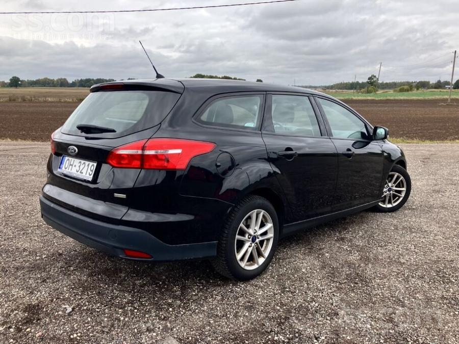 Melns Ford Focus 2016 Talsi, ar dzinēja tilpumu 1.00 L un nobraukumu 185 tūkst. km par 5700 €, foto 4 vietnē AUTOMOTO.COM.LV