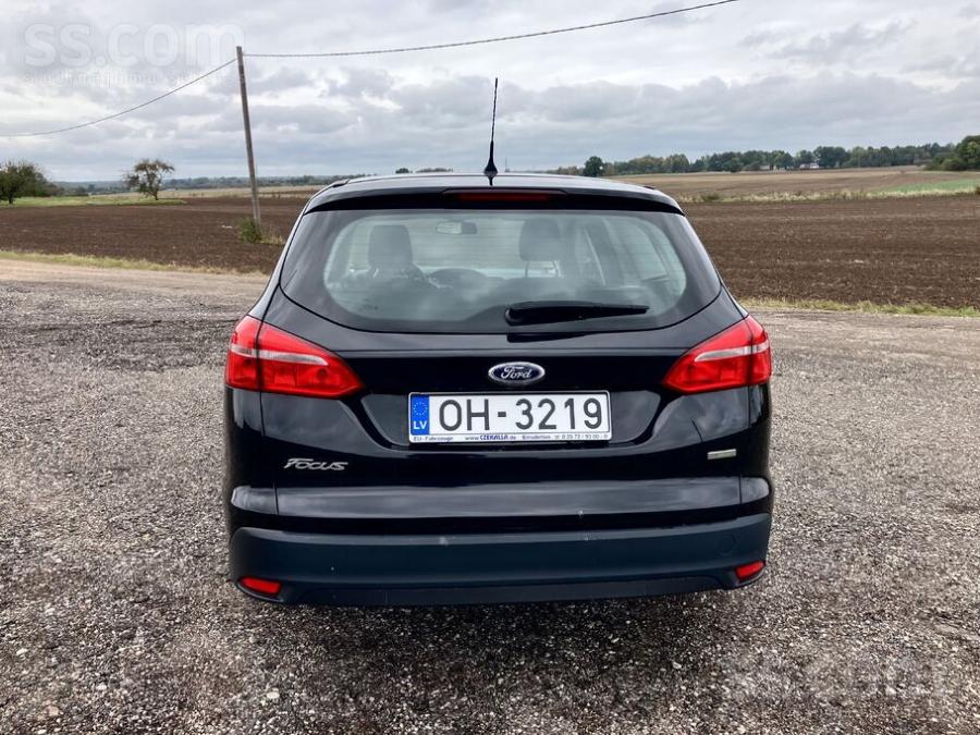 Melns Ford Focus 2016 Talsi, ar dzinēja tilpumu 1.00 L un nobraukumu 185 tūkst. km par 5700 €, foto 5 vietnē AUTOMOTO.COM.LV