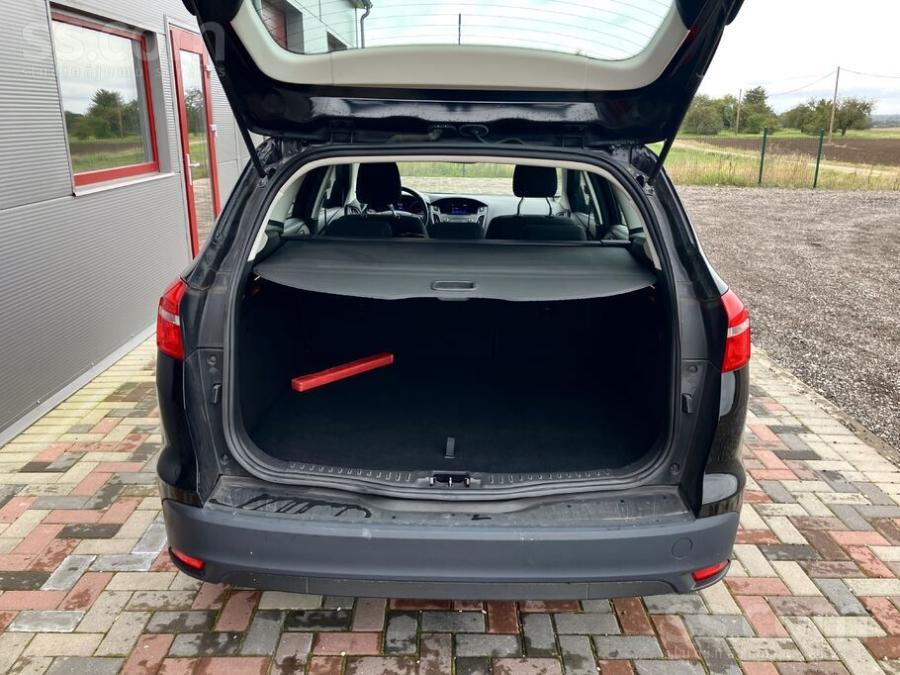 Melns Ford Focus 2016 Talsi, ar dzinēja tilpumu 1.00 L un nobraukumu 185 tūkst. km par 5700 €, foto 16 vietnē AUTOMOTO.COM.LV