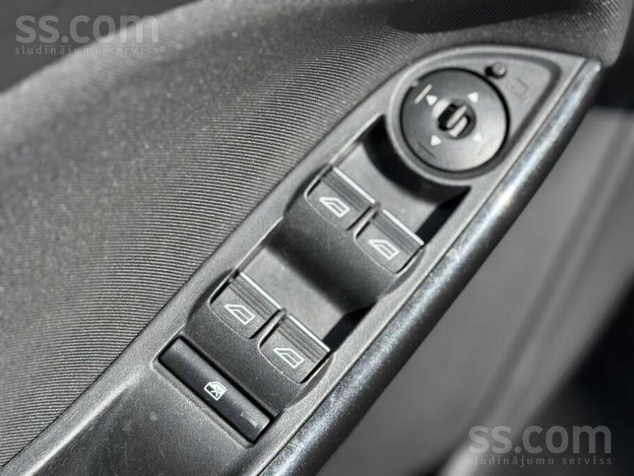 Melns Ford Focus 2016 Rīga, ar dzinēja tilpumu 2.00 L un nobraukumu 262 tūkst. km par 5950 €, foto 5 vietnē AUTOMOTO.COM.LV