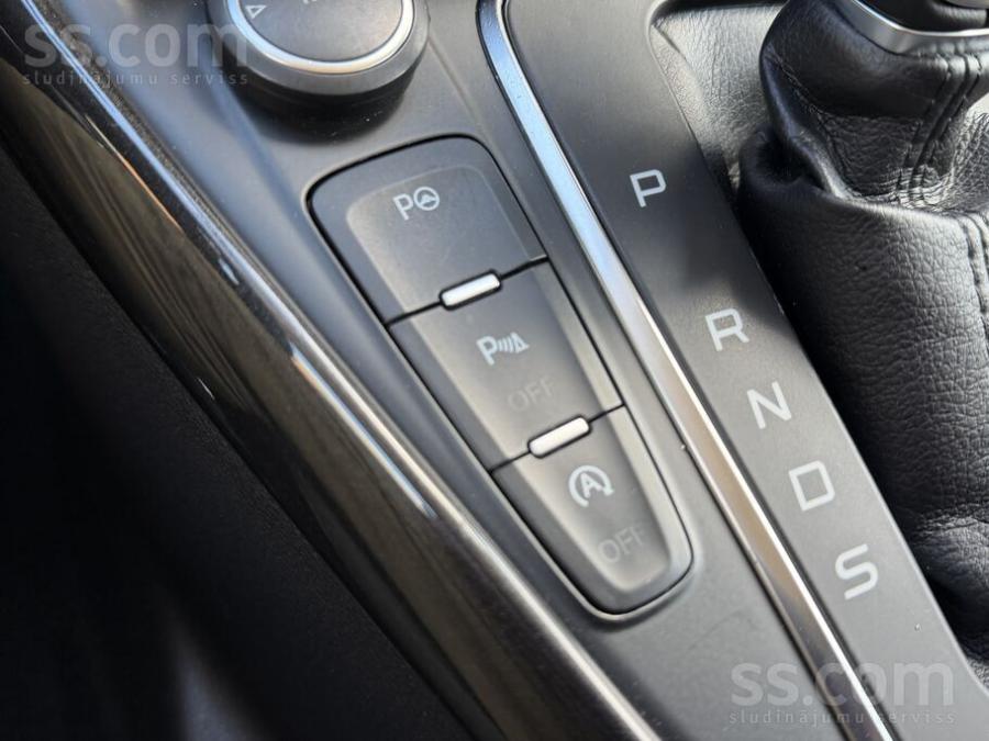 Melns Ford Focus 2016 Rīga, ar dzinēja tilpumu 2.00 L un nobraukumu 262 tūkst. km par 5950 €, foto 12 vietnē AUTOMOTO.COM.LV
