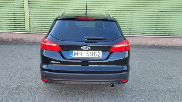 Black Ford Focus 2016 in Riga, with an engine capacity of 2.00 L and mileage of 260 thousand km for 5890 €, photo 4 on AUTOMOTO.COM.LV