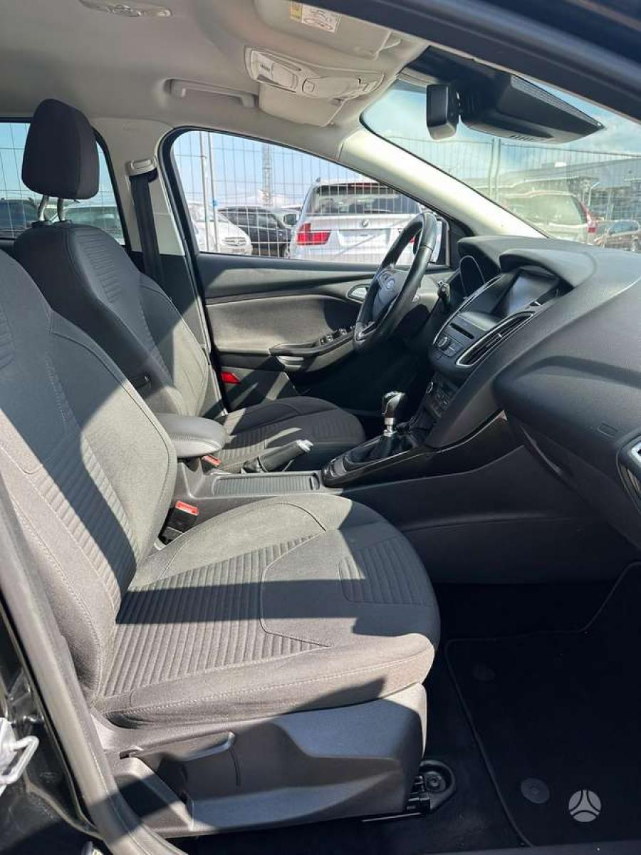 Melns Ford Focus 2016 Kauņa, ar dzinēja tilpumu 1.50 L un nobraukumu 187 tūkst. km par 4650 €, foto 5 vietnē AUTOMOTO.COM.LV