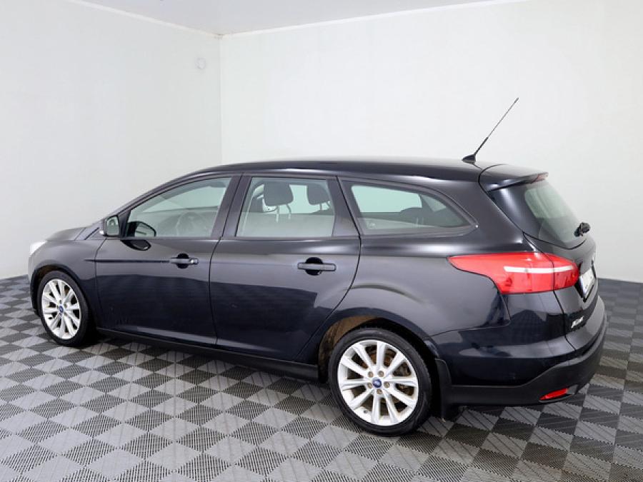 Melns Ford Focus 2016 Tallina, ar dzinēja tilpumu 1.00 L un nobraukumu 189 tūkst. km par 3199 €, foto 5 vietnē AUTOMOTO.COM.LV