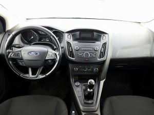 Melns Ford Focus 2016 Tallina, ar dzinēja tilpumu 1.00 L un nobraukumu 189 tūkst. km par 3199 €, foto 6 vietnē AUTOMOTO.COM.LV