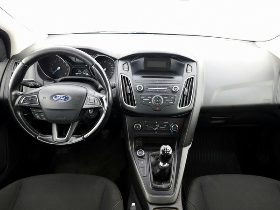 Melns Ford Focus 2016 Tallina, ar dzinēja tilpumu 1.00 L un nobraukumu 189 tūkst. km par 3199 €, foto 6 vietnē AUTOMOTO.COM.LV