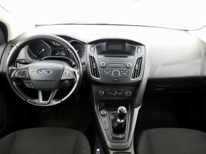 Melns Ford Focus 2016 Tallina, ar dzinēja tilpumu 1.00 L un nobraukumu 189 tūkst. km par 3199 €, foto 13 vietnē AUTOMOTO.COM.LV