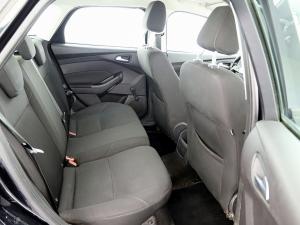 Melns Ford Focus 2016 Tallina, ar dzinēja tilpumu 1.00 L un nobraukumu 189 tūkst. km par 3199 €, foto 15 vietnē AUTOMOTO.COM.LV