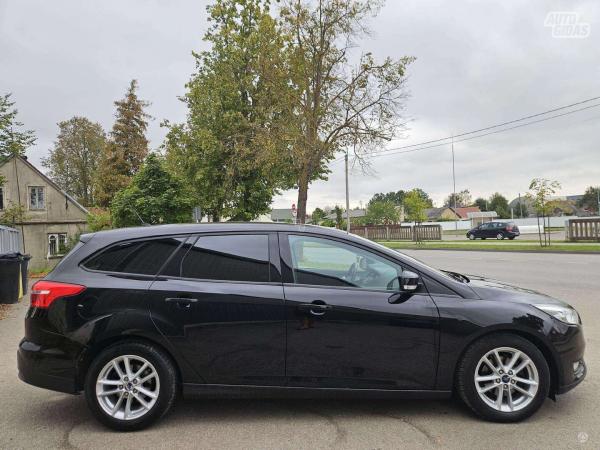 Ford Focus 2016 Šauļi vietnē Melns Ford Focus 2016 Šauļi, ar dzinēja tilpumu 1.00 L un nobraukumu 183 tūkst. km par 4950 €, foto 10 vietnē AUTOMOTO.COM.LV