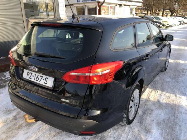 Black Ford Focus 2017 in Klaipeda, with an engine capacity of 1.00 L and mileage of 241 thousand km for 3899 €, photo 4 on AUTOMOTO.COM.LV