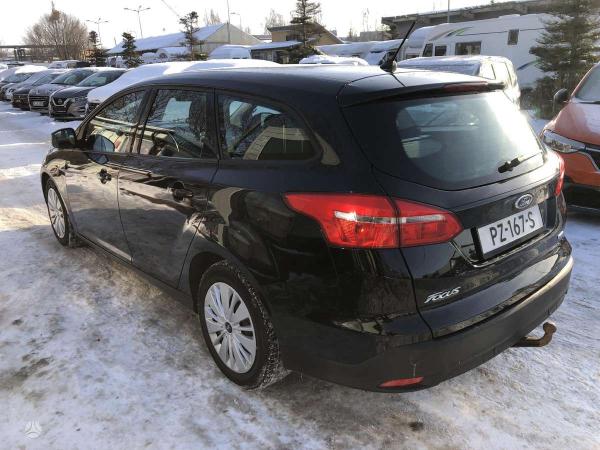 Black Ford Focus 2017 in Klaipeda, with an engine capacity of 1.00 L and mileage of 241 thousand km for 3899 €, photo 5 on AUTOMOTO.COM.LV
