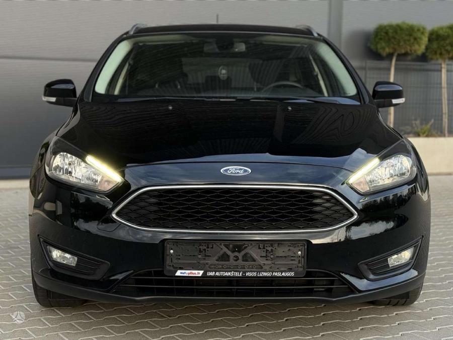 Black Ford Focus 2018 in Siauliai, with an engine capacity of 1.00 L and mileage of 120 thousand km for 6450 €, photo 10 on AUTOMOTO.COM.LV