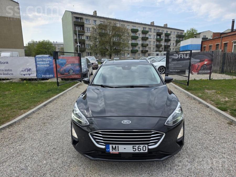Melns Ford Focus 2018 Ventspils, ar dzinēja tilpumu 1.50 L un nobraukumu 234 tūkst. km par 8600 €, foto 3 vietnē AUTOMOTO.COM.LV