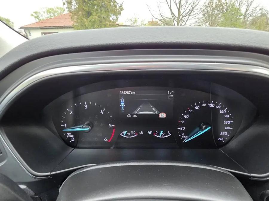 Melns Ford Focus 2018 Ventspils, ar dzinēja tilpumu 1.50 L un nobraukumu 234 tūkst. km par 8600 €, foto 16 vietnē AUTOMOTO.COM.LV