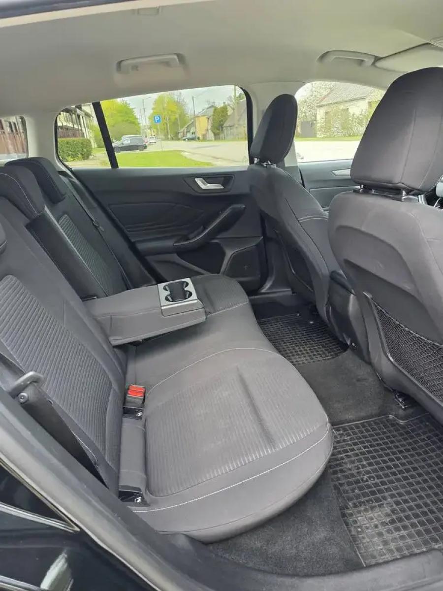 Melns Ford Focus 2018 Ventspils, ar dzinēja tilpumu 1.50 L un nobraukumu 234 tūkst. km par 8600 €, foto 25 vietnē AUTOMOTO.COM.LV