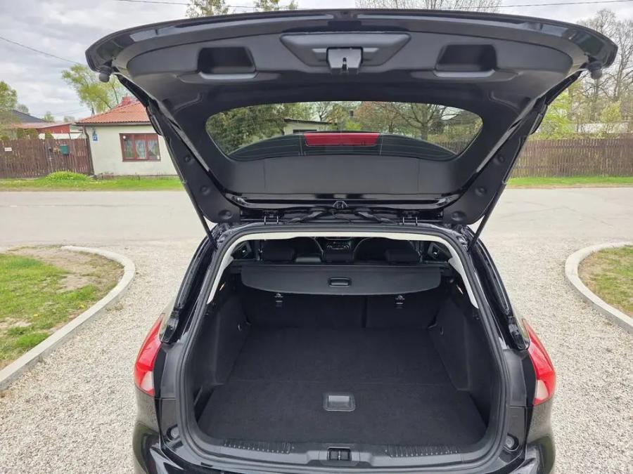 Melns Ford Focus 2018 Ventspils, ar dzinēja tilpumu 1.50 L un nobraukumu 234 tūkst. km par 8600 €, foto 31 vietnē AUTOMOTO.COM.LV