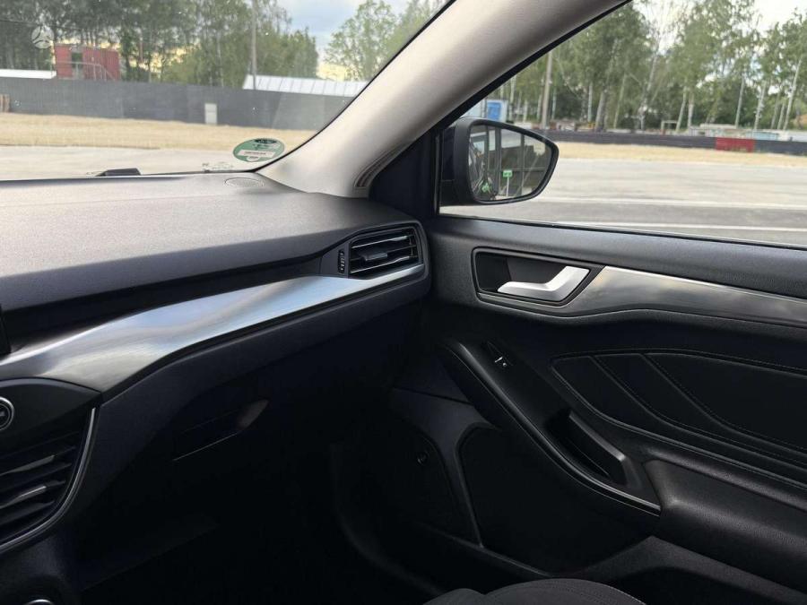 Melns Ford Focus 2018 Kauņa, ar dzinēja tilpumu 1.50 L un nobraukumu 215 tūkst. km par 7550 €, foto 12 vietnē AUTOMOTO.COM.LV