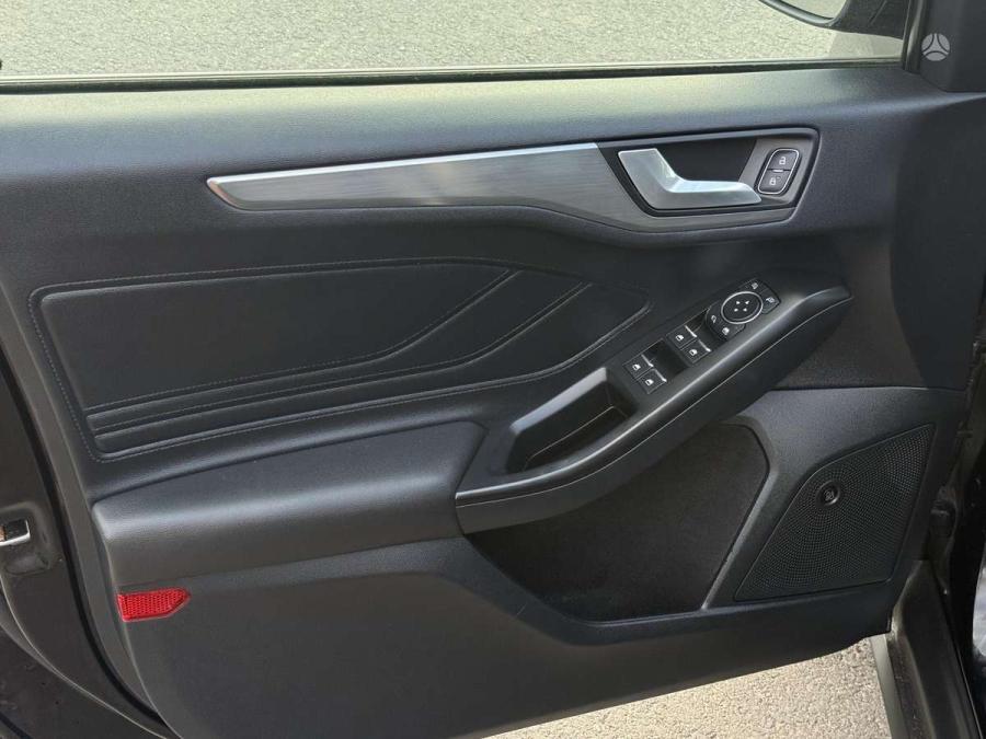 Melns Ford Focus 2018 Kauņa, ar dzinēja tilpumu 1.50 L un nobraukumu 215 tūkst. km par 7550 €, foto 32 vietnē AUTOMOTO.COM.LV