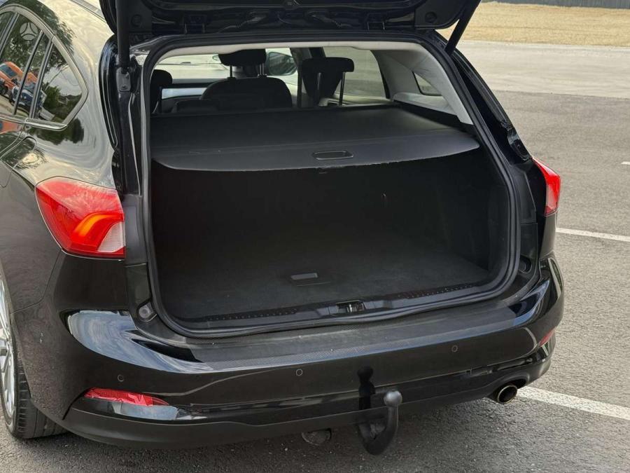 Melns Ford Focus 2018 Kauņa, ar dzinēja tilpumu 1.50 L un nobraukumu 215 tūkst. km par 7550 €, foto 34 vietnē AUTOMOTO.COM.LV
