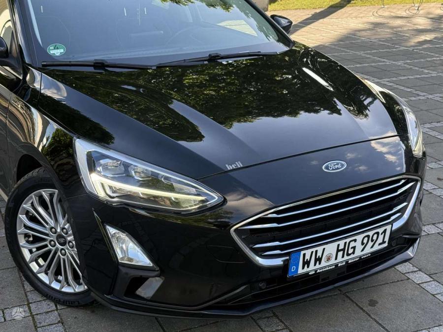 Black Ford Focus 2018 in Kaunas, with an engine capacity of 1.50 L and mileage of 215 thousand km for 7150 €, photo 3 on AUTOMOTO.COM.LV