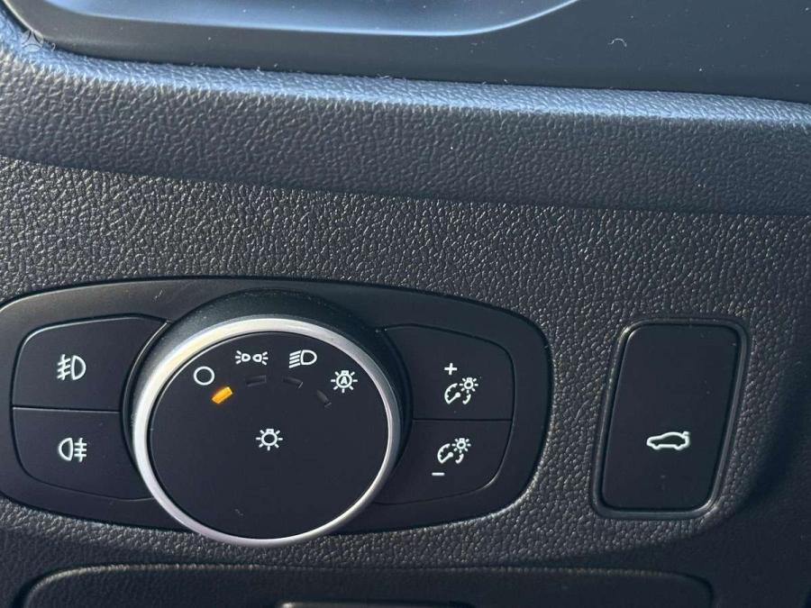 Black Ford Focus 2018 in Kaunas, with an engine capacity of 1.50 L and mileage of 215 thousand km for 7150 €, photo 19 on AUTOMOTO.COM.LV