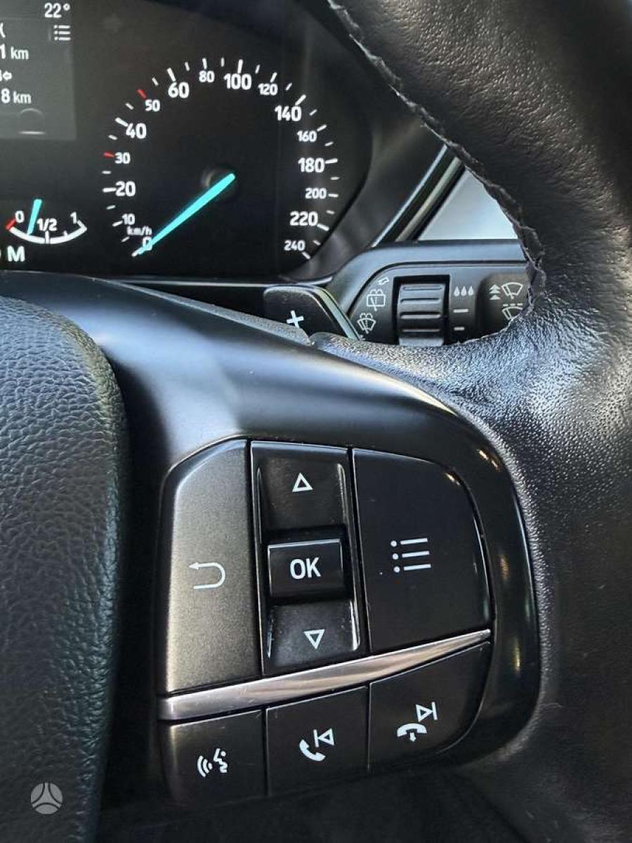 Black Ford Focus 2018 in Kaunas, with an engine capacity of 1.50 L and mileage of 215 thousand km for 7150 €, photo 27 on AUTOMOTO.COM.LV