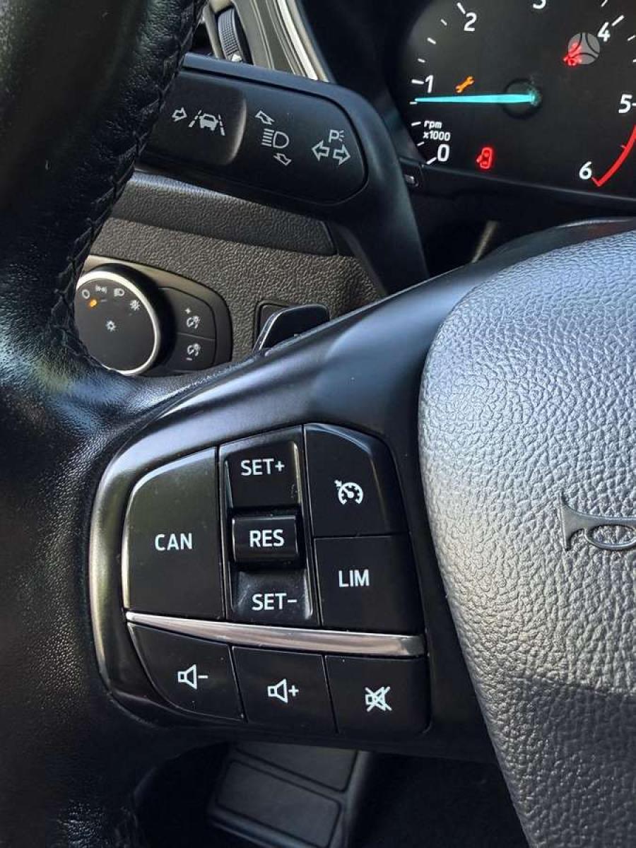 Black Ford Focus 2018 in Kaunas, with an engine capacity of 1.50 L and mileage of 215 thousand km for 7150 €, photo 28 on AUTOMOTO.COM.LV