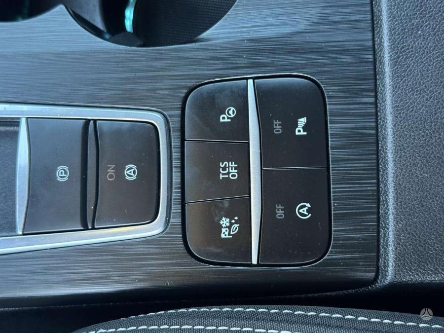 Black Ford Focus 2018 in Kaunas, with an engine capacity of 1.50 L and mileage of 215 thousand km for 7150 €, photo 30 on AUTOMOTO.COM.LV
