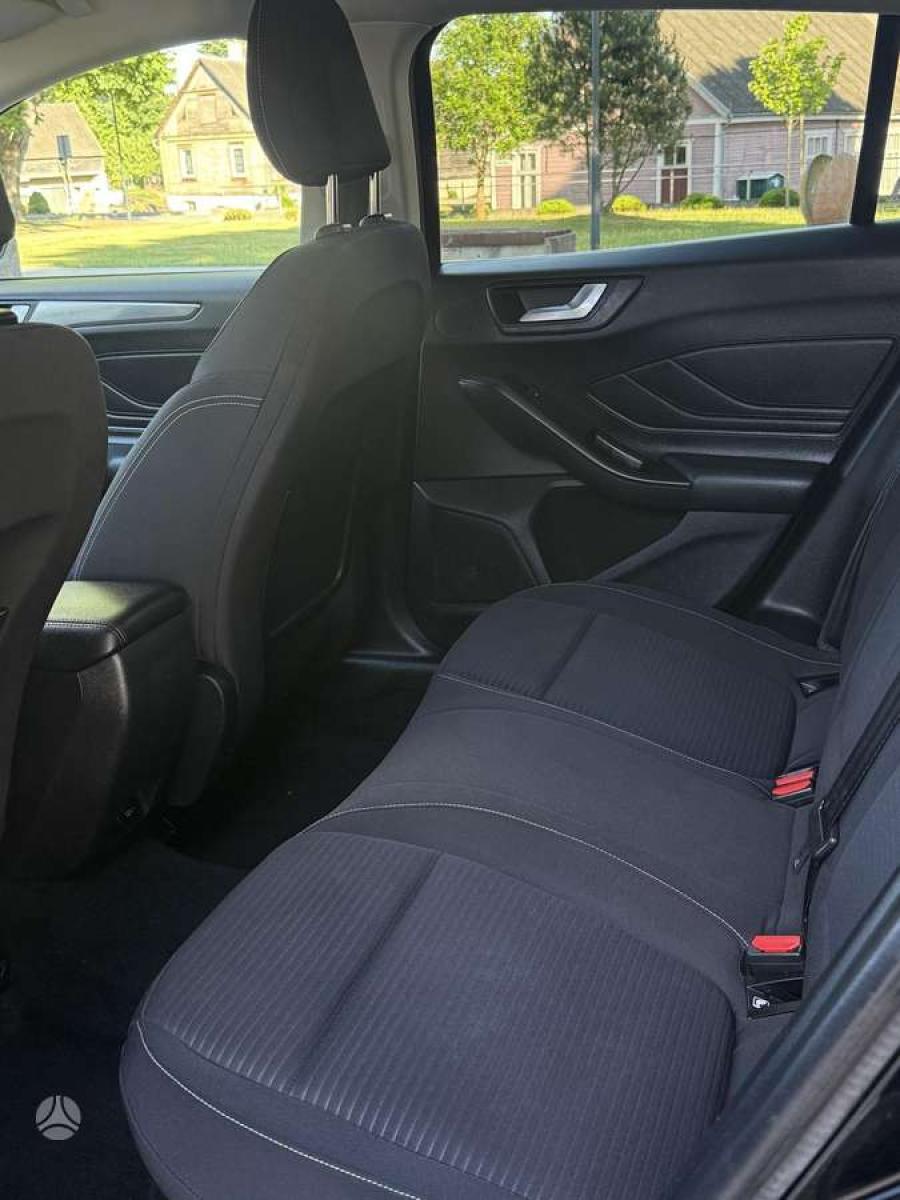 Black Ford Focus 2018 in Kaunas, with an engine capacity of 1.50 L and mileage of 215 thousand km for 7150 €, photo 37 on AUTOMOTO.COM.LV