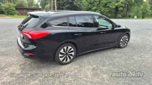 Black Ford Focus 2018 in Tallinn, with an engine capacity of 1.50 L and mileage of 120 thousand km for 8498 €, photo 4 on AUTOMOTO.COM.LV