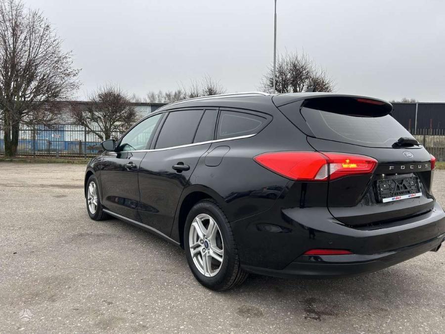Black Ford Focus 2019 in Marijampole, with an engine capacity of 1.50 L and mileage of 182 thousand km for 7350 €, photo 3 on AUTOMOTO.COM.LV