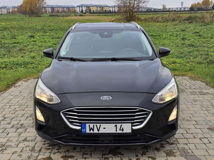 Black Ford Focus 2019 in Marupe, with an engine capacity of 1.00 L and mileage of 111 thousand km for 9000 €, photo 4 on AUTOMOTO.COM.LV