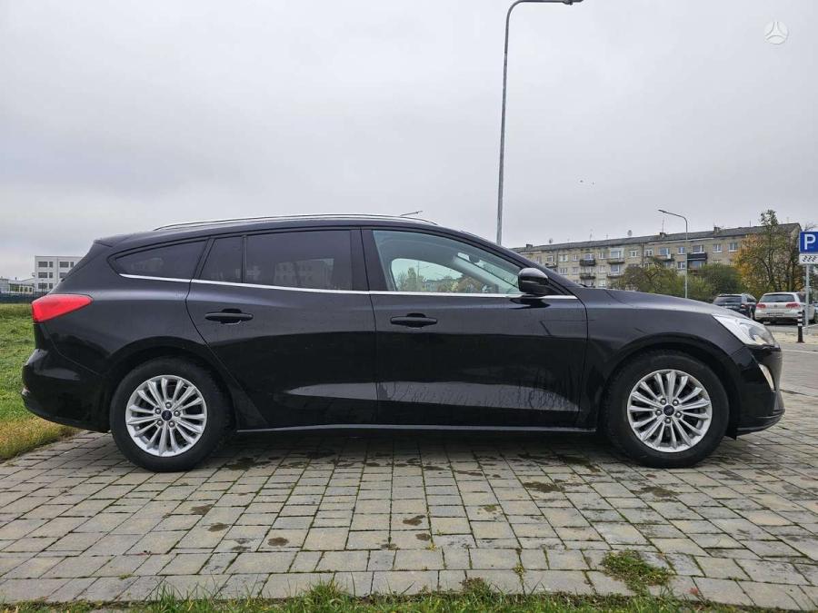 Black Ford Focus 2019 in Marupe, with an engine capacity of 1.00 L and mileage of 111 thousand km for 9000 €, photo 9 on AUTOMOTO.COM.LV