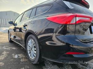 Black Ford Focus 2019 in Riga, with an engine capacity of 1.00 L and mileage of 113 thousand km for 8900 €, photo 11 on AUTOMOTO.COM.LV