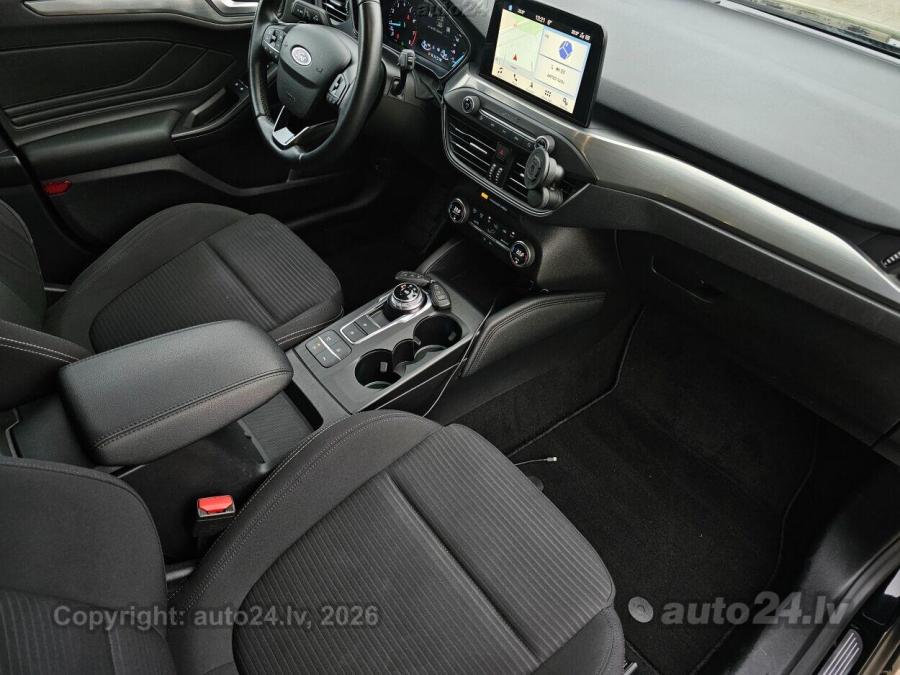 Black Ford Focus 2019 in Riga, with an engine capacity of 1.00 L and mileage of 113 thousand km for 8900 €, photo 14 on AUTOMOTO.COM.LV