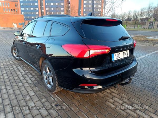 Melns Ford Focus 2019 Tartu, ar dzinēja tilpumu 1.00 L un nobraukumu 135 tūkst. km par 10999 €, foto 3 vietnē AUTOMOTO.COM.LV